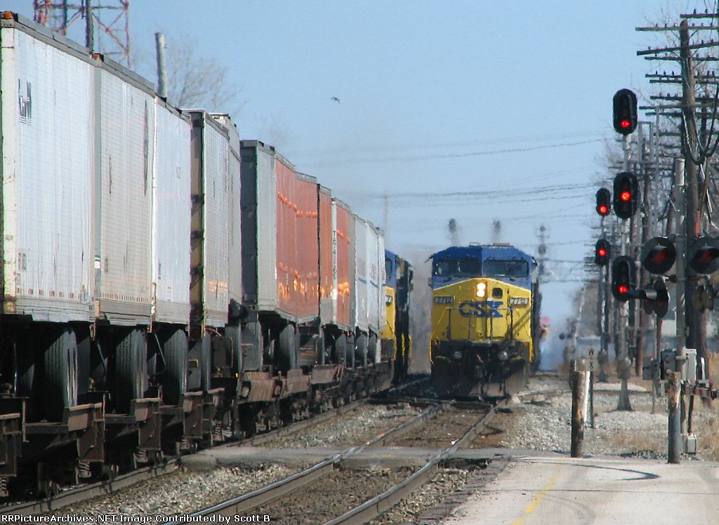 CSX 7712 Q110 MEETS Q393